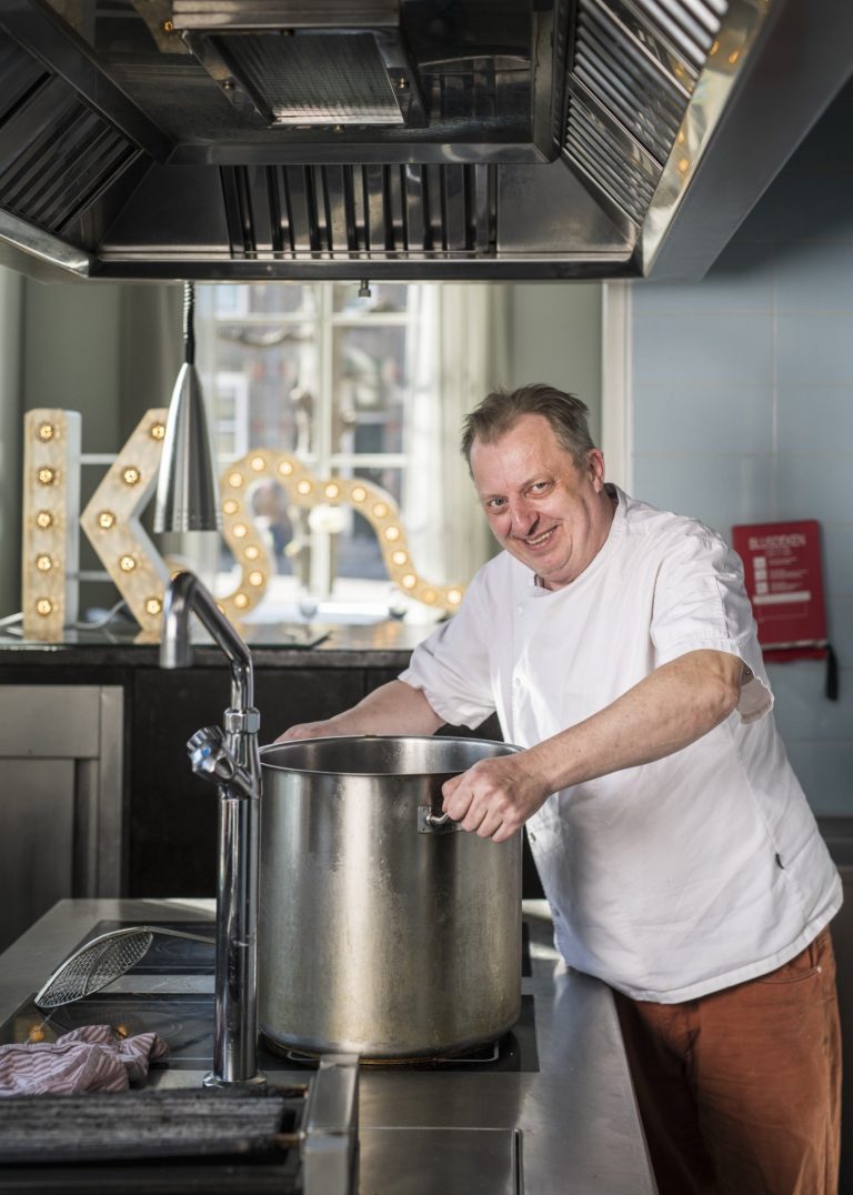 Kunstmin en Cees Timmerman serveren uniek theatermoment ‘KookKunst DeliCees’ met als thema ...